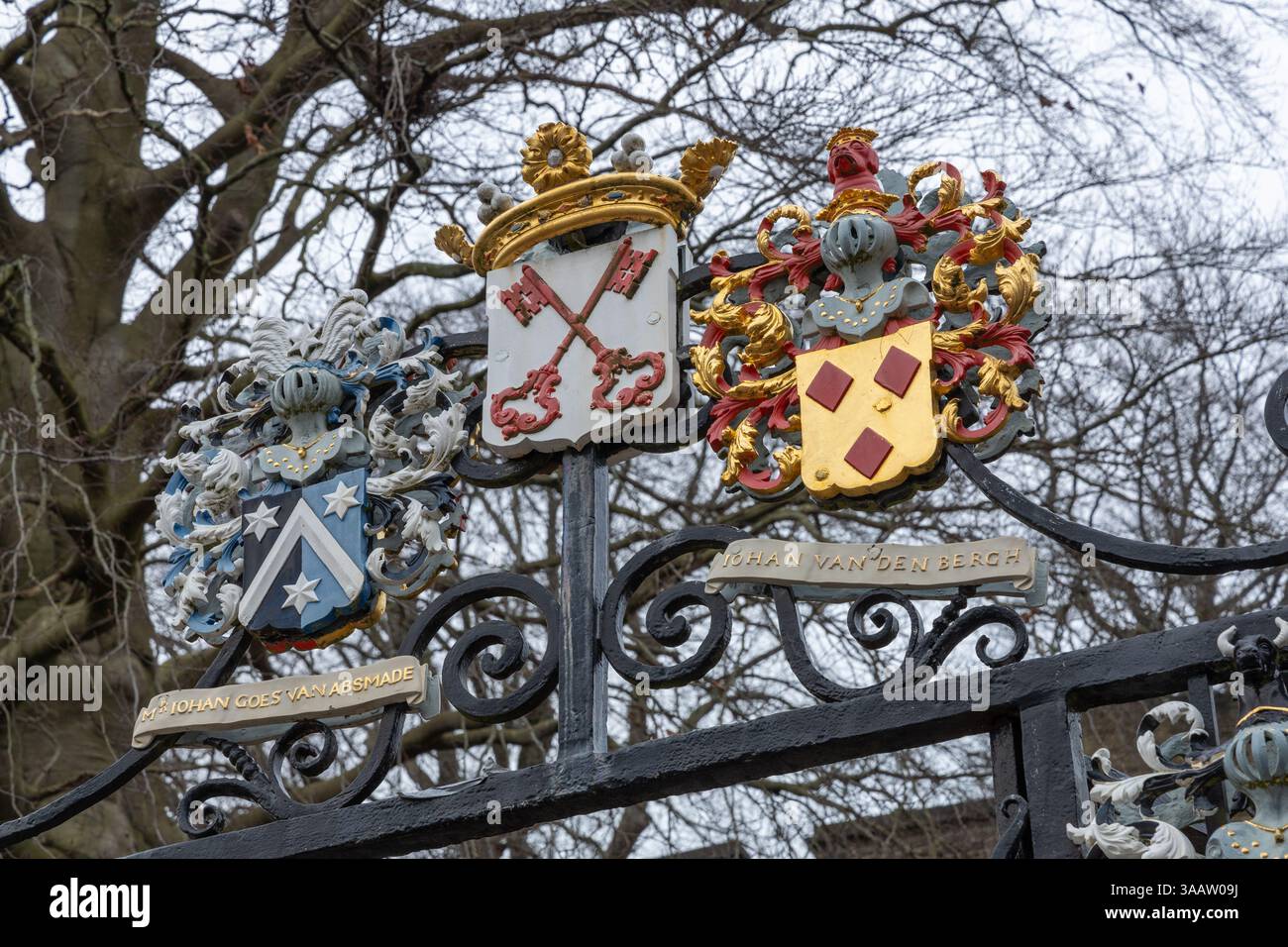 Decorations of the castle gate "Burchthek" Leiden, the Leiden keys and ...