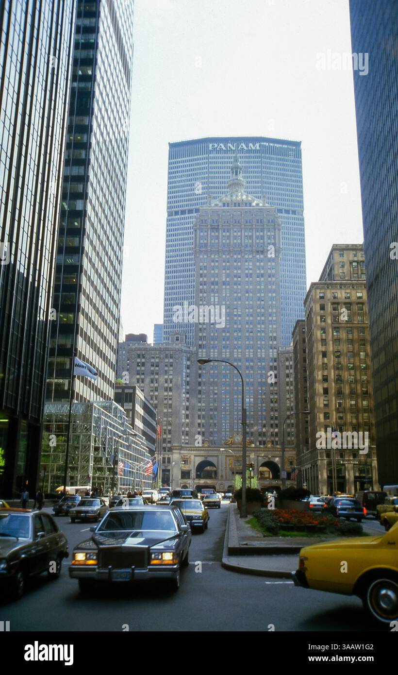 Historic view from the year 1984 of Park Avenue, New York, with PAN AM ...