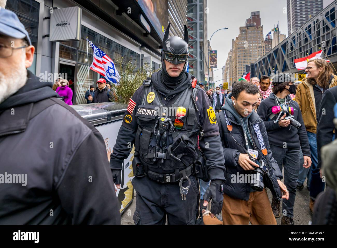 New York City, United States. 30th Mar, 2025. A pro-Israel counter ...