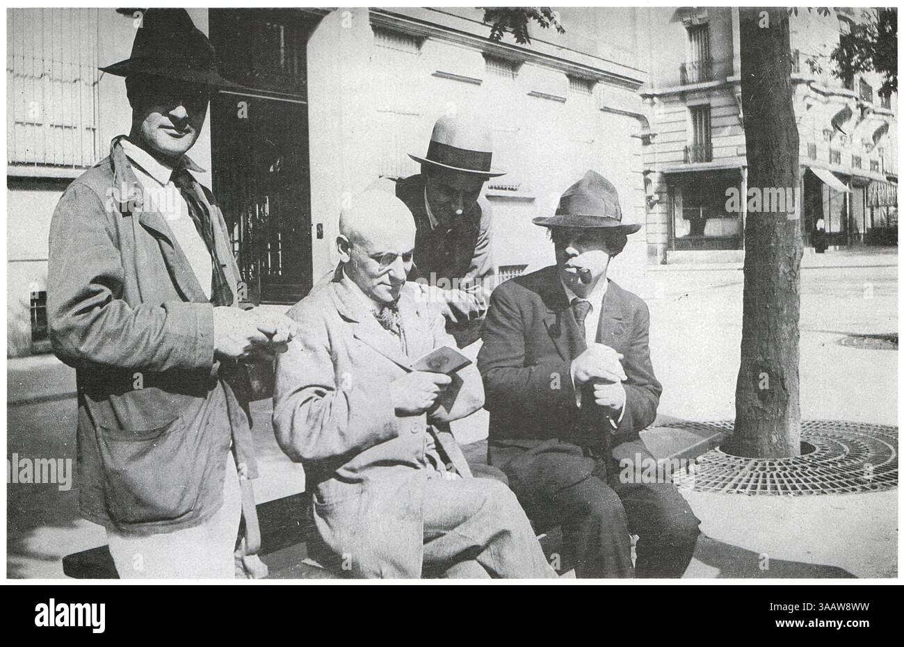 MODIGLIANI. MAX JACOB. ANDRE SALMON. ORTIZ DE ZARATE. 1919 Stock Photo ...