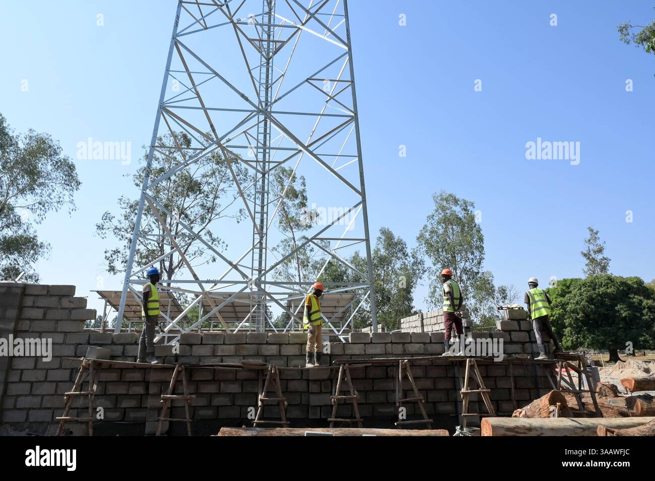 UGANDA, Gulu, village Minakulu - Bobi, construction of new cellular ...