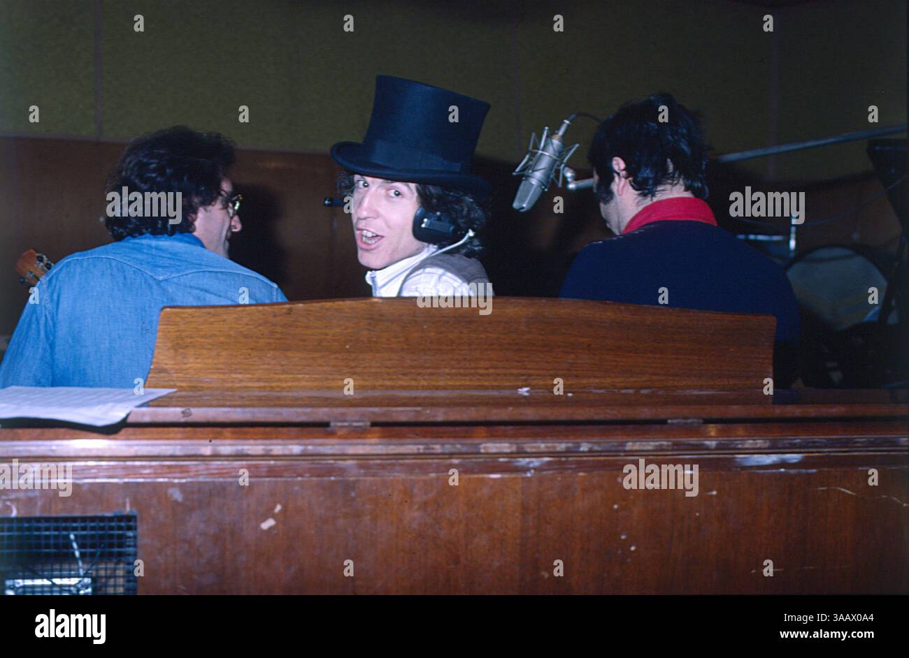 Uomini in cappello hi-res stock photography and images - Alamy