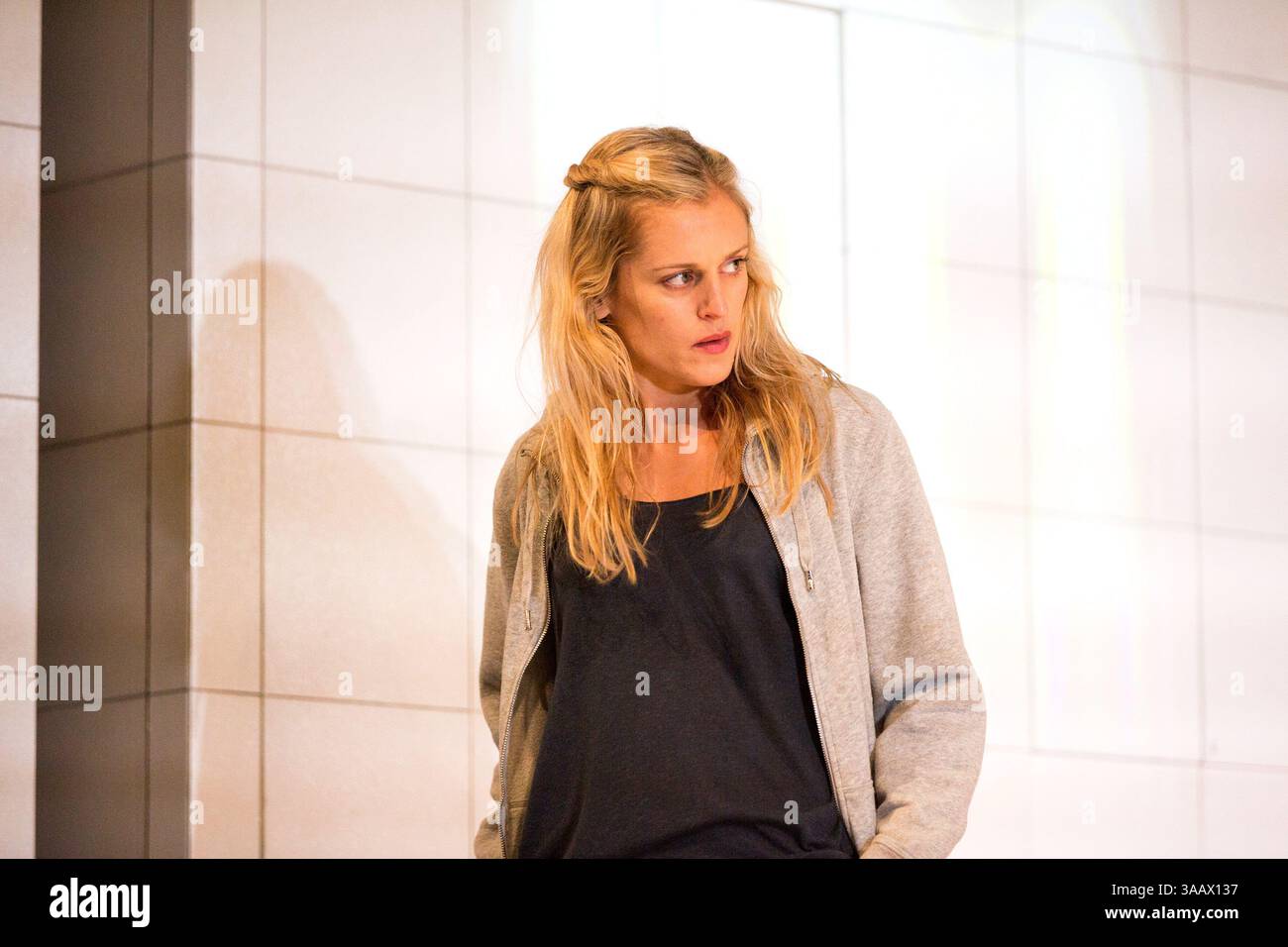 Denise Gough (Emma) in PEOPLE, PLACES AND THINGS by Duncan Macmillan at ...
