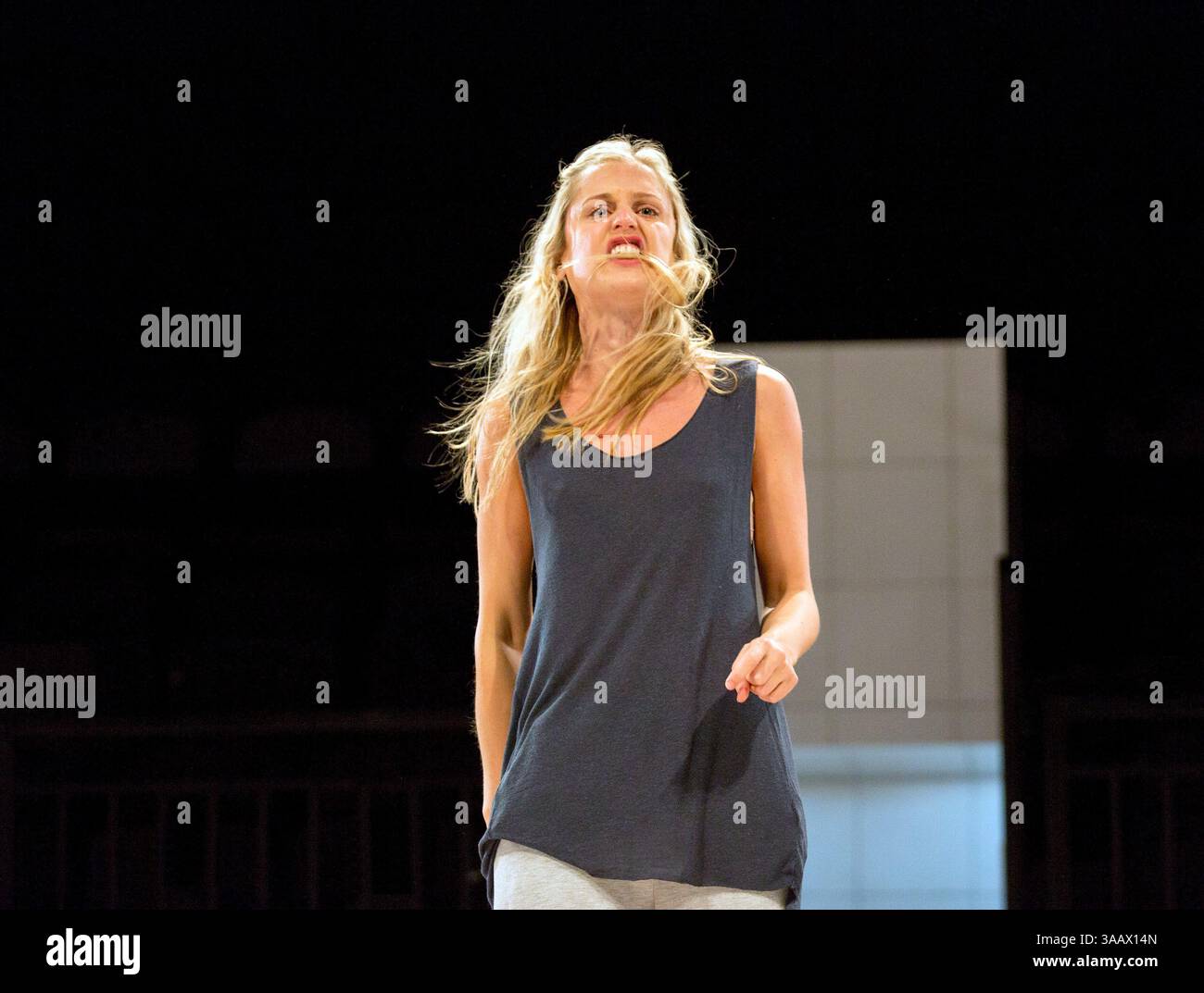 Denise Gough (Emma) in PEOPLE, PLACES AND THINGS by Duncan Macmillan at ...