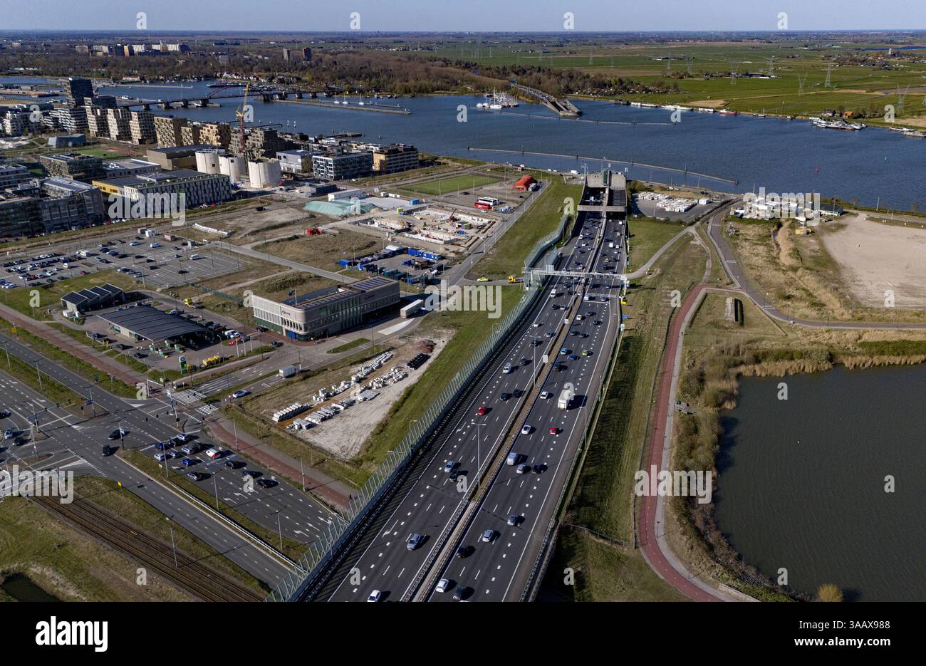 AMSTERDAM - Crowds on the A10 during the evening rush hour due to the ...