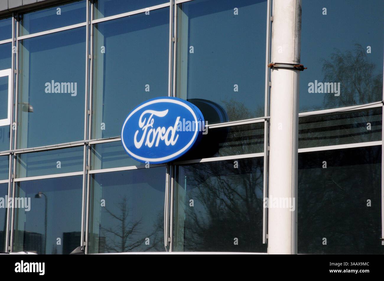 copenhagen/DenmarK/ 1st. april 2025/Ford car dealer in kastrup ...