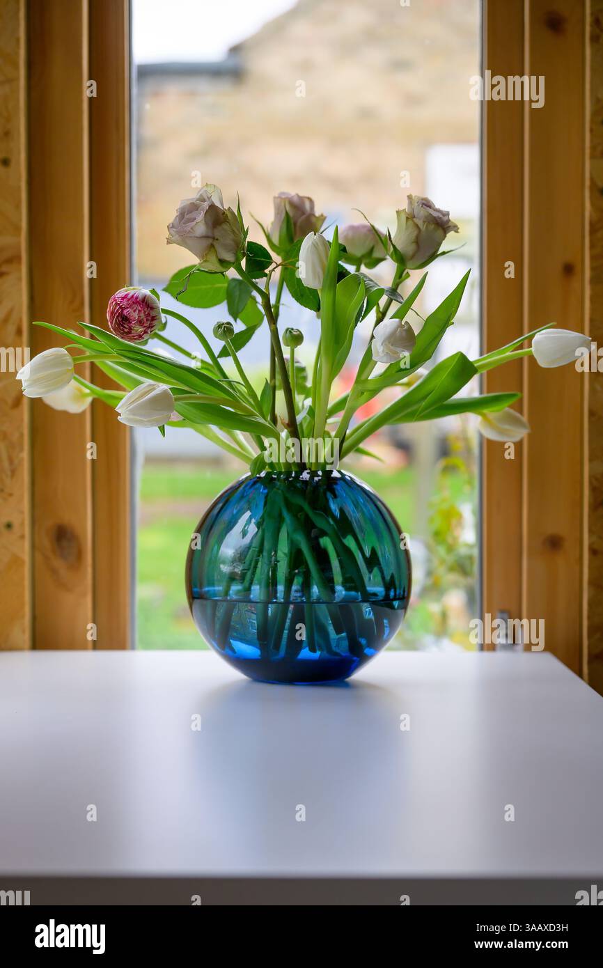 Elegant blue floral bouquet hi-res stock photography and images - Alamy