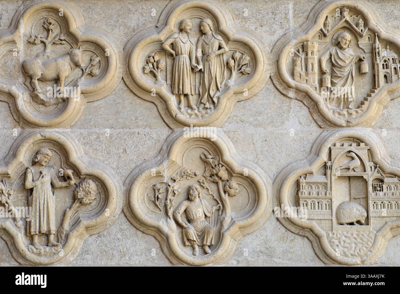 Zodiac signs bas relief hi-res stock photography and images - Alamy