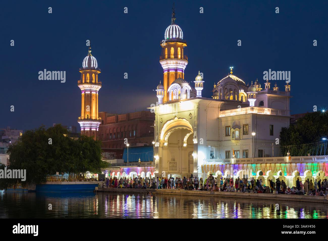 India, Punjab, Amritsar, Golden temple complex, Ramgarhia Bunga et ...