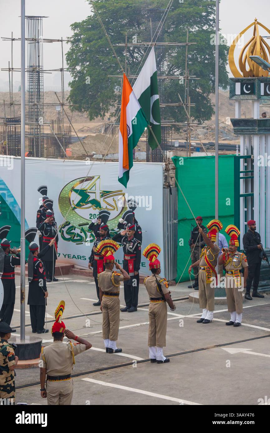 India, Punjab, Amritsar, Indo-Pakistan border, Wagah Border Ceremony ...