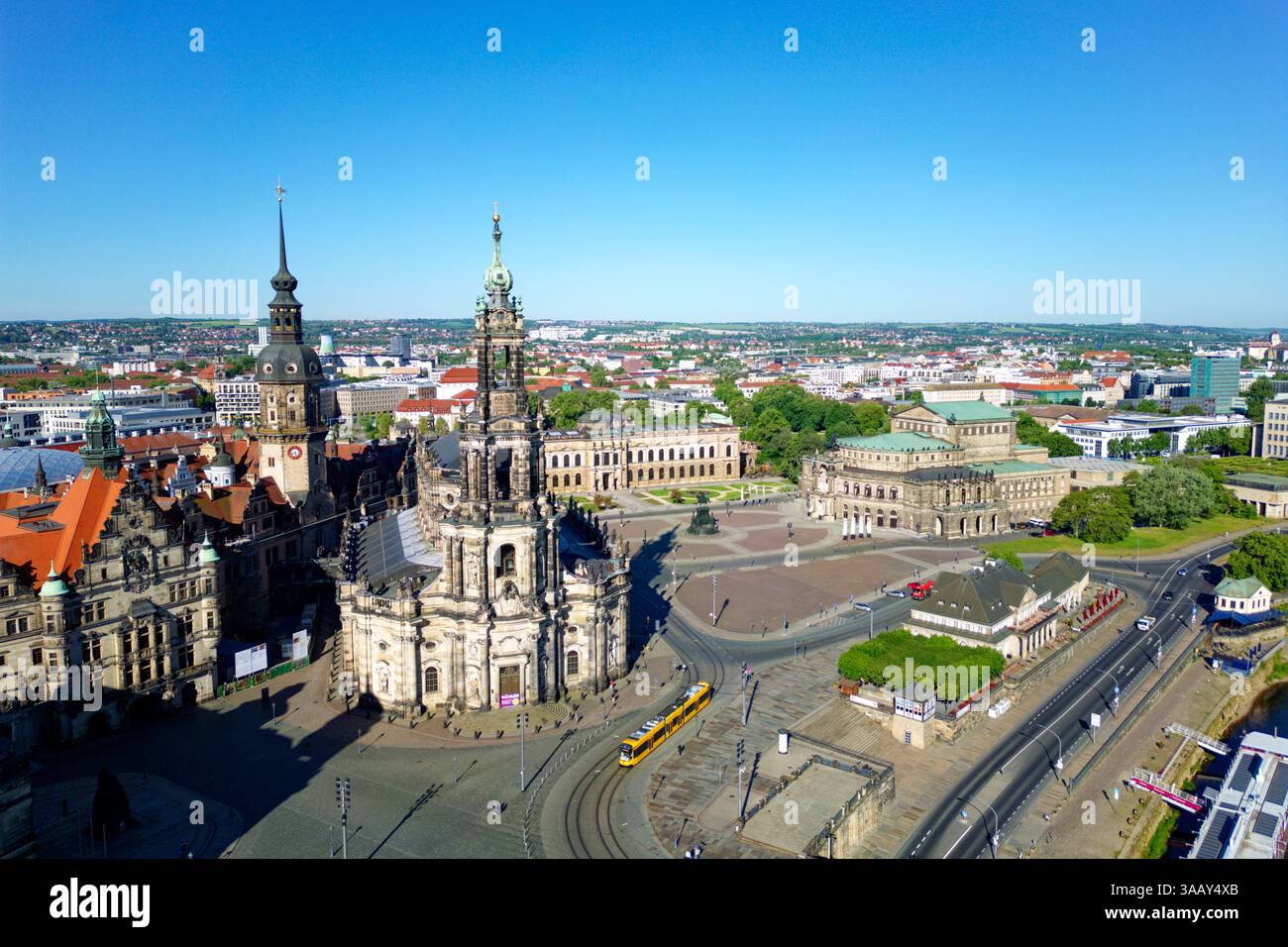 Germany, Saxony, Dresden, Elbe river bank, old city (Altstadt), from ...