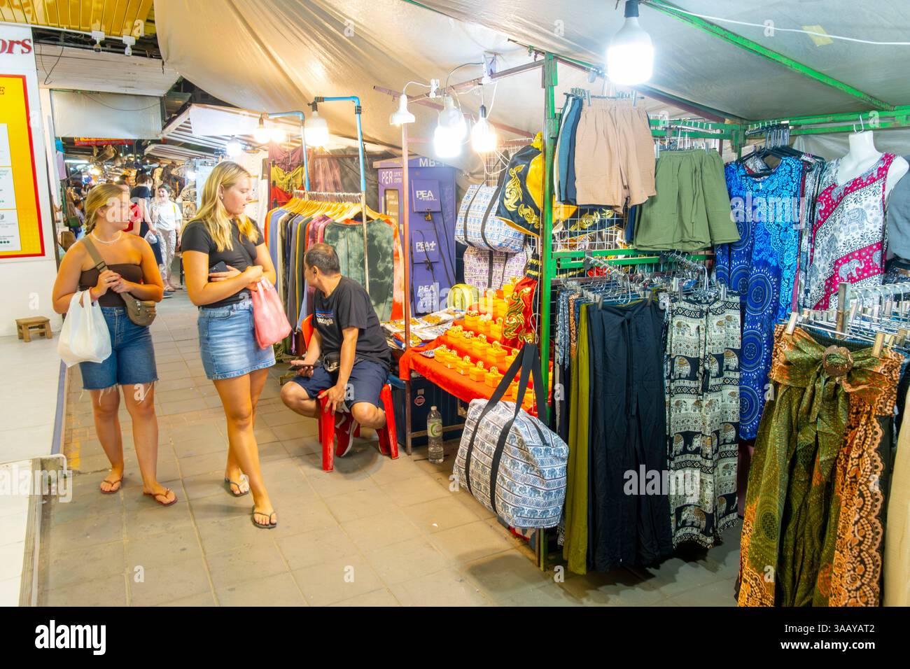 Thailand, Chiang Mai, Night Bazaar, every evening the tourist ...
