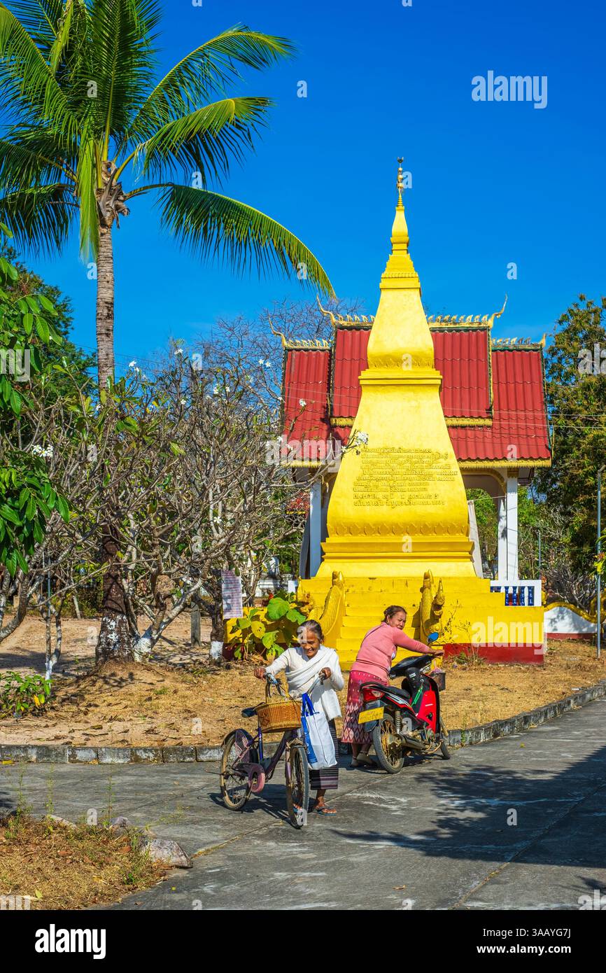 Laos, Champasak province, Si Pan Don region (or 4000 islands region ...
