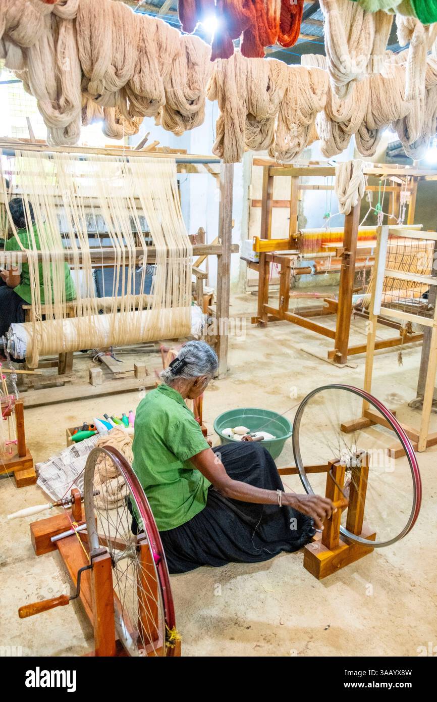 Sri Lanka, Southern Province, Sooriya Weaving Mills, women's weaving ...