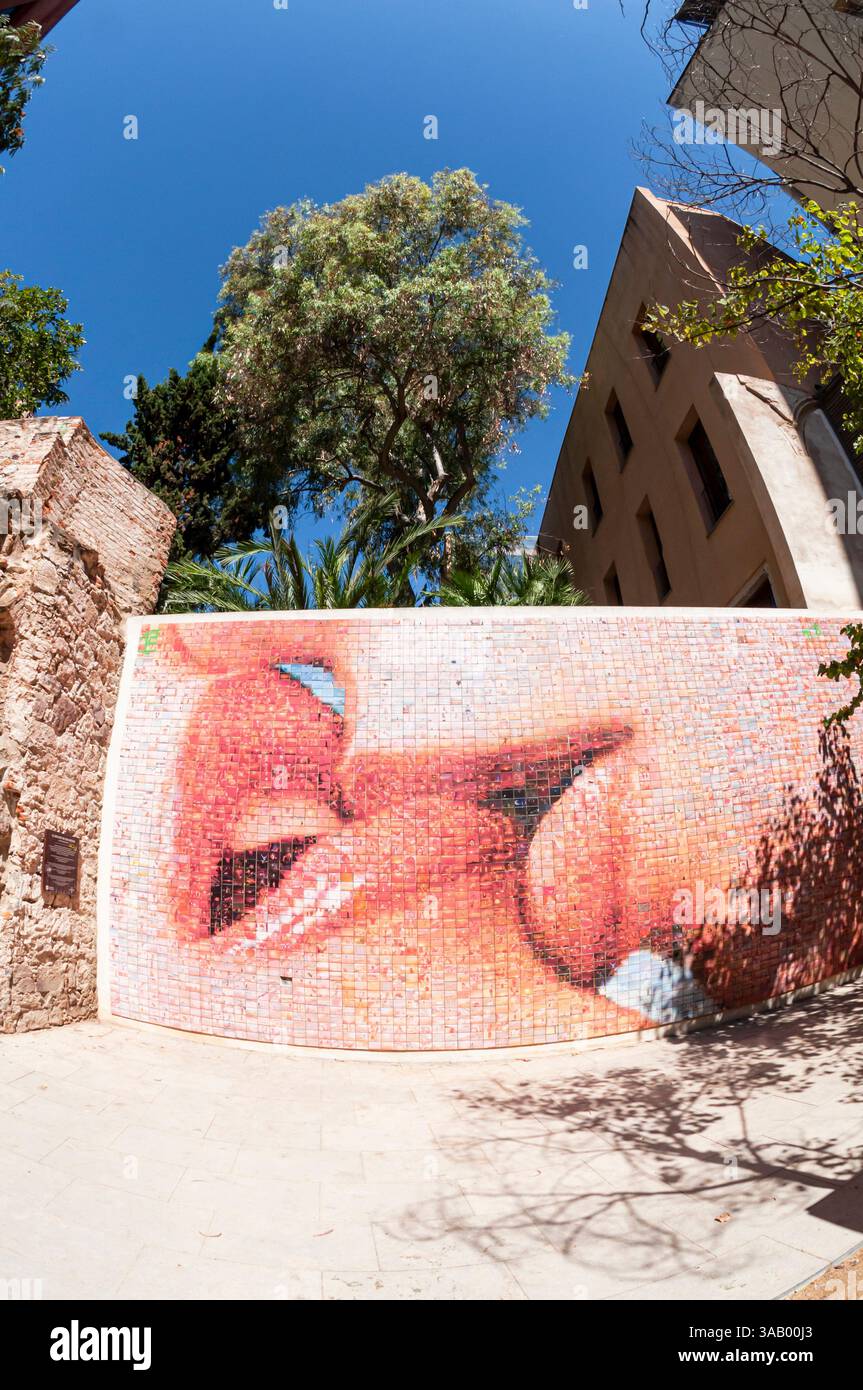 Kiss mural contemporary art hi-res stock photography and images - Alamy