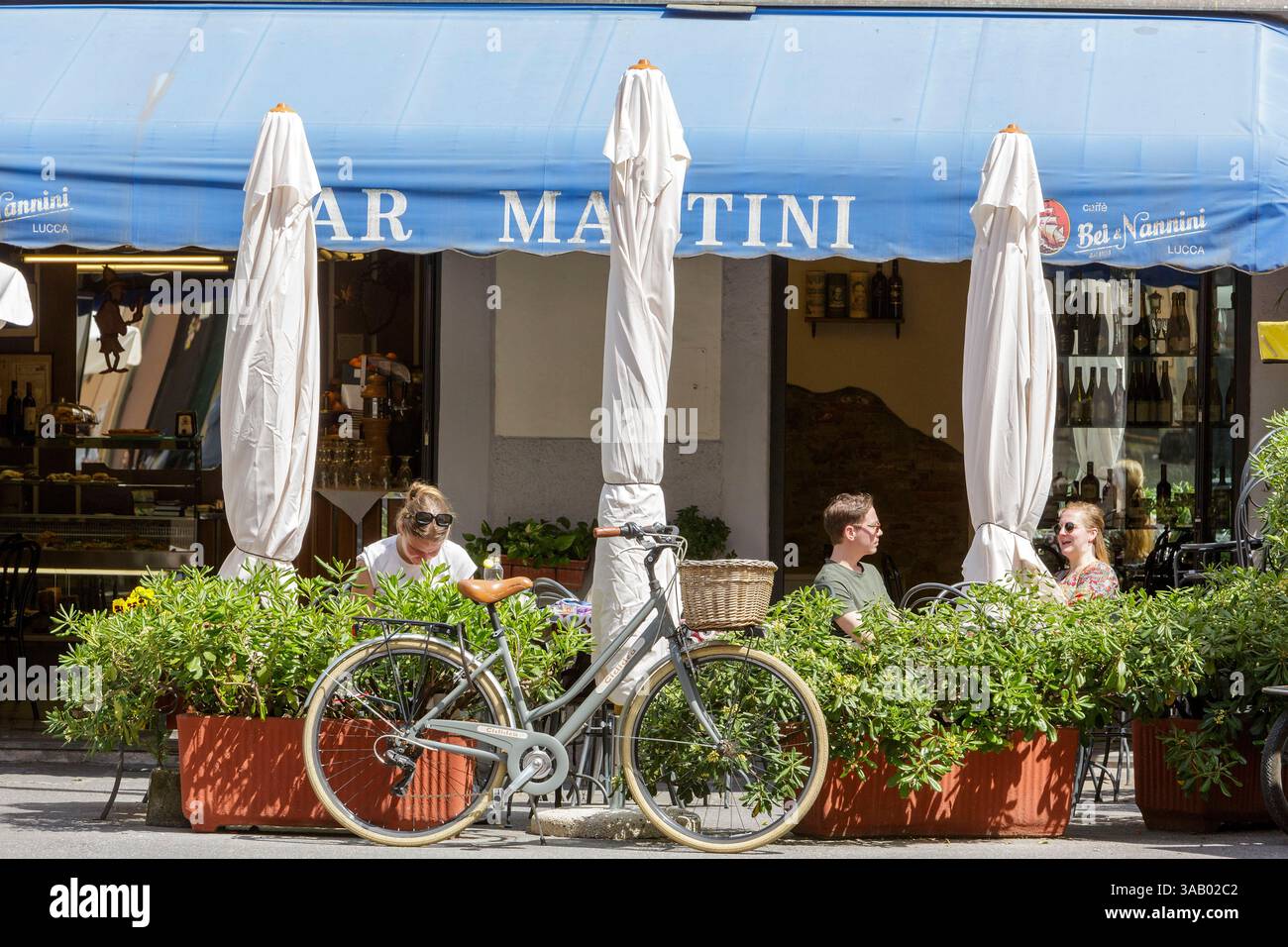 Italy, Tuscany, Lucca Province, Lucca, terrace of the Martini bar ...