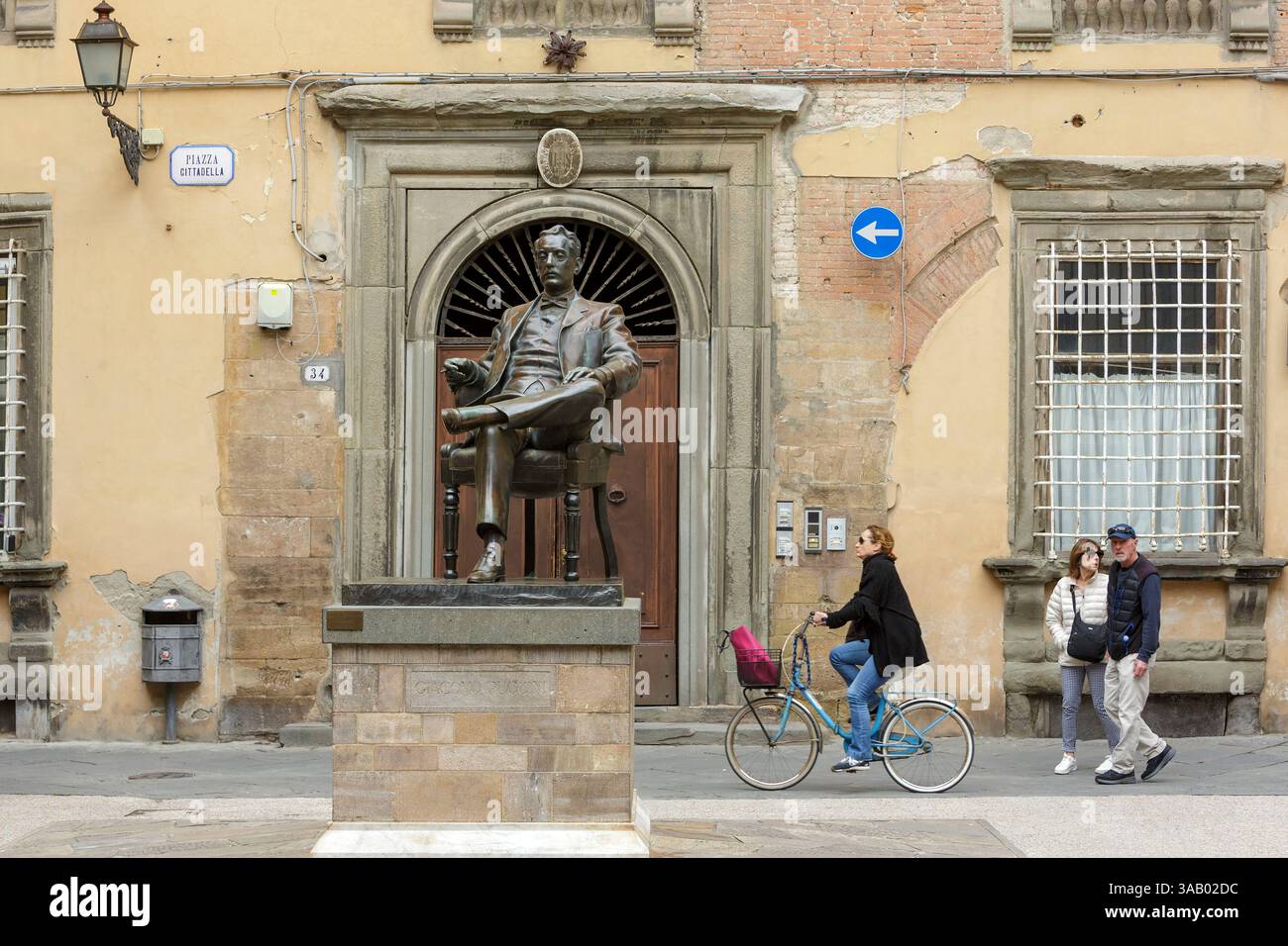 Italy, Tuscany, Lucca province, Lucca, statue of Puccini made in 1994 ...