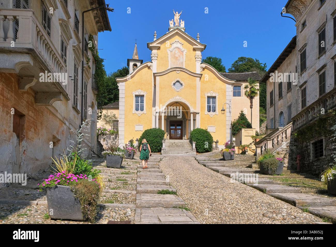 Italy, Piedmont, Lake Orta, Orta San Giulio, the cobbled Motta street ...
