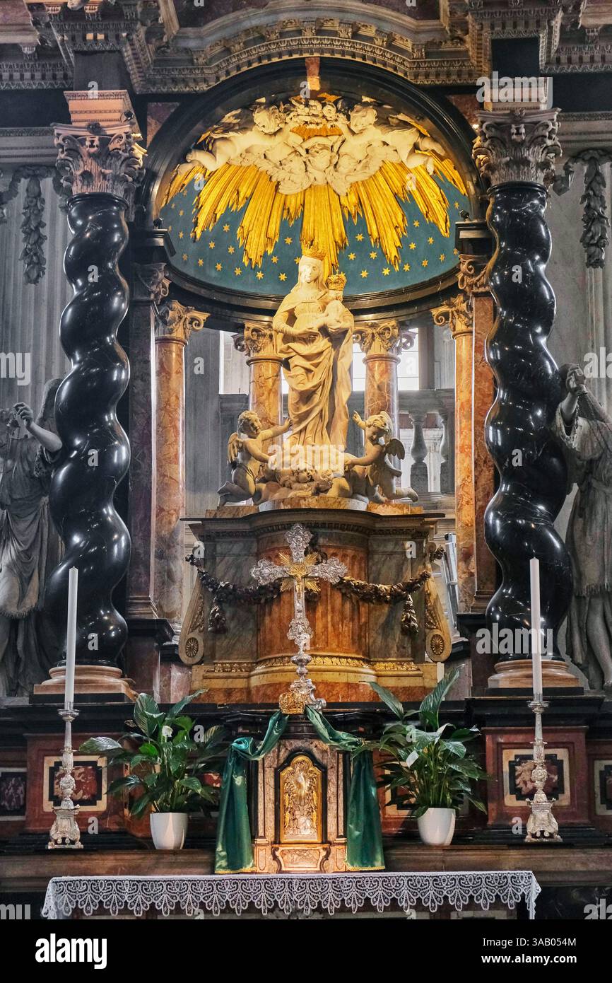 Italy, Lombardy, Lake Como, Como, Como Cathedral (Duomo di Como), Altar ...