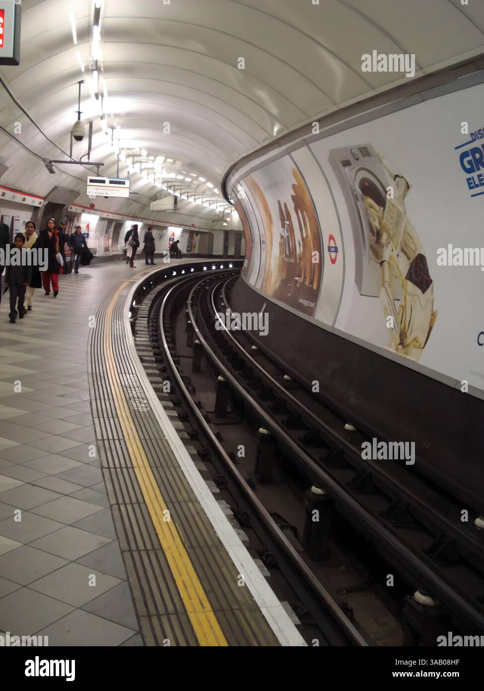 Curved platform at a London Underground station in 2010, featuring ...