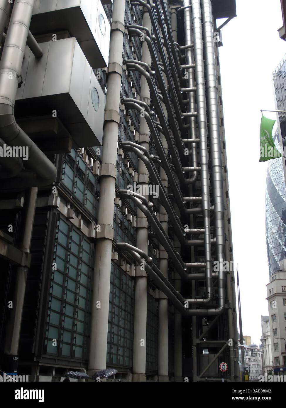 The Lloyd’s Building in London, a striking example of high-tech ...