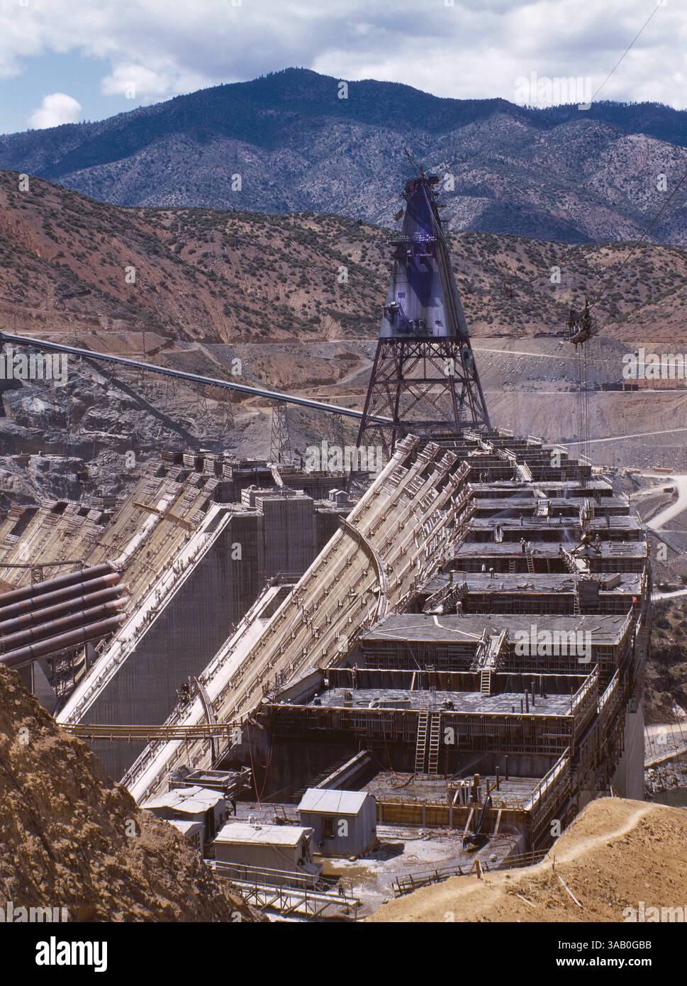1940s shasta dam hi-res stock photography and images - Alamy