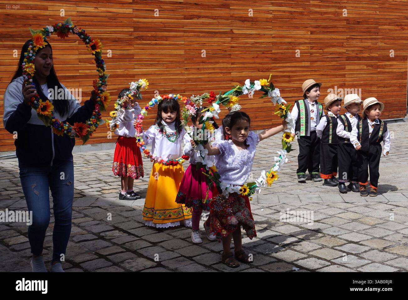 CUENCA LAUNCHING MORLAQUITOS SALUDA A CUENCA Cuenca,Ecuador April 1 ...