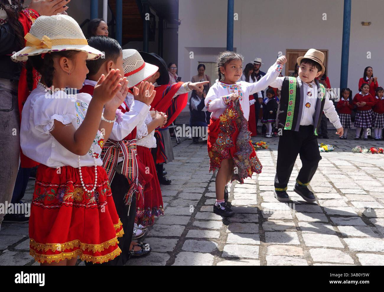 CUENCA LAUNCHING MORLAQUITOS SALUDA A CUENCA Cuenca,Ecuador April 1 ...