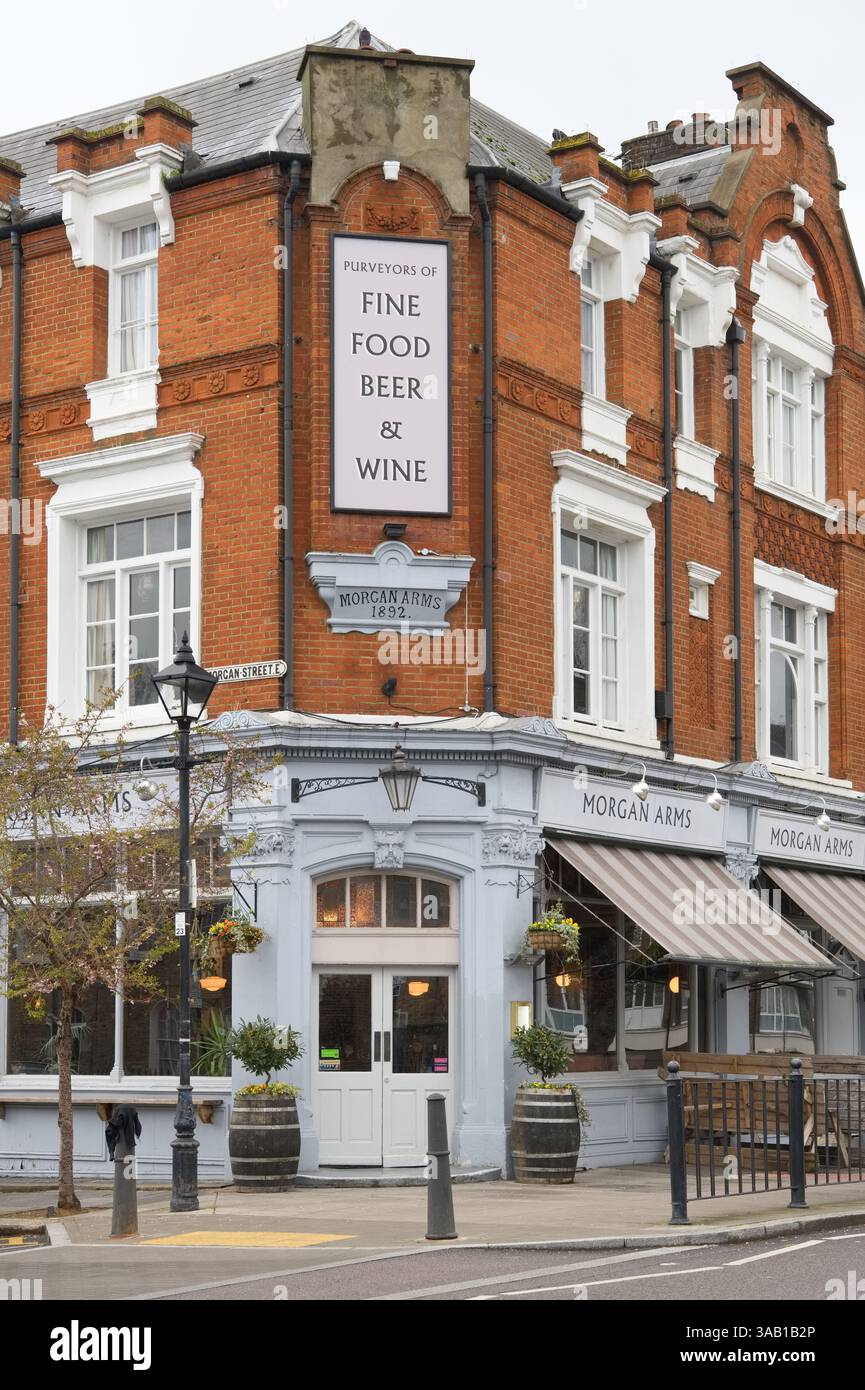 Morgan arms pub bow hi-res stock photography and images - Alamy