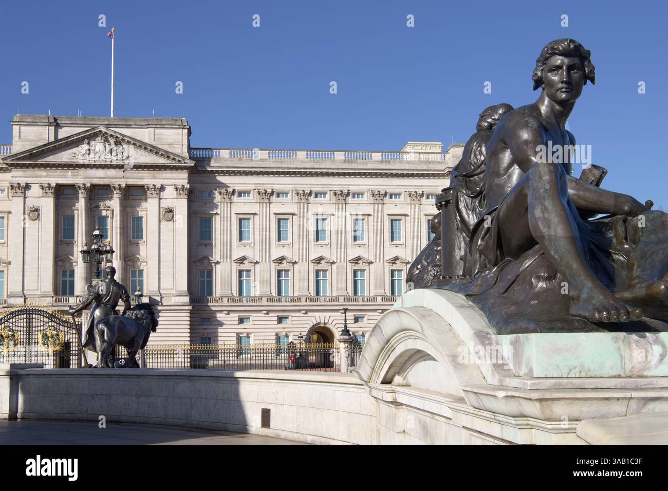 Bronze statue created by sir thomas brock hi-res stock photography and ...