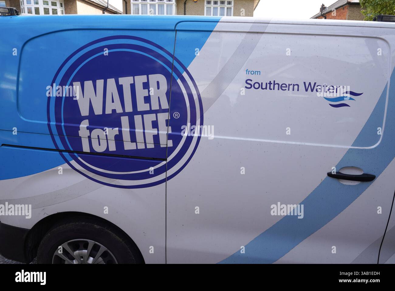 Southern water logo hi-res stock photography and images - Alamy
