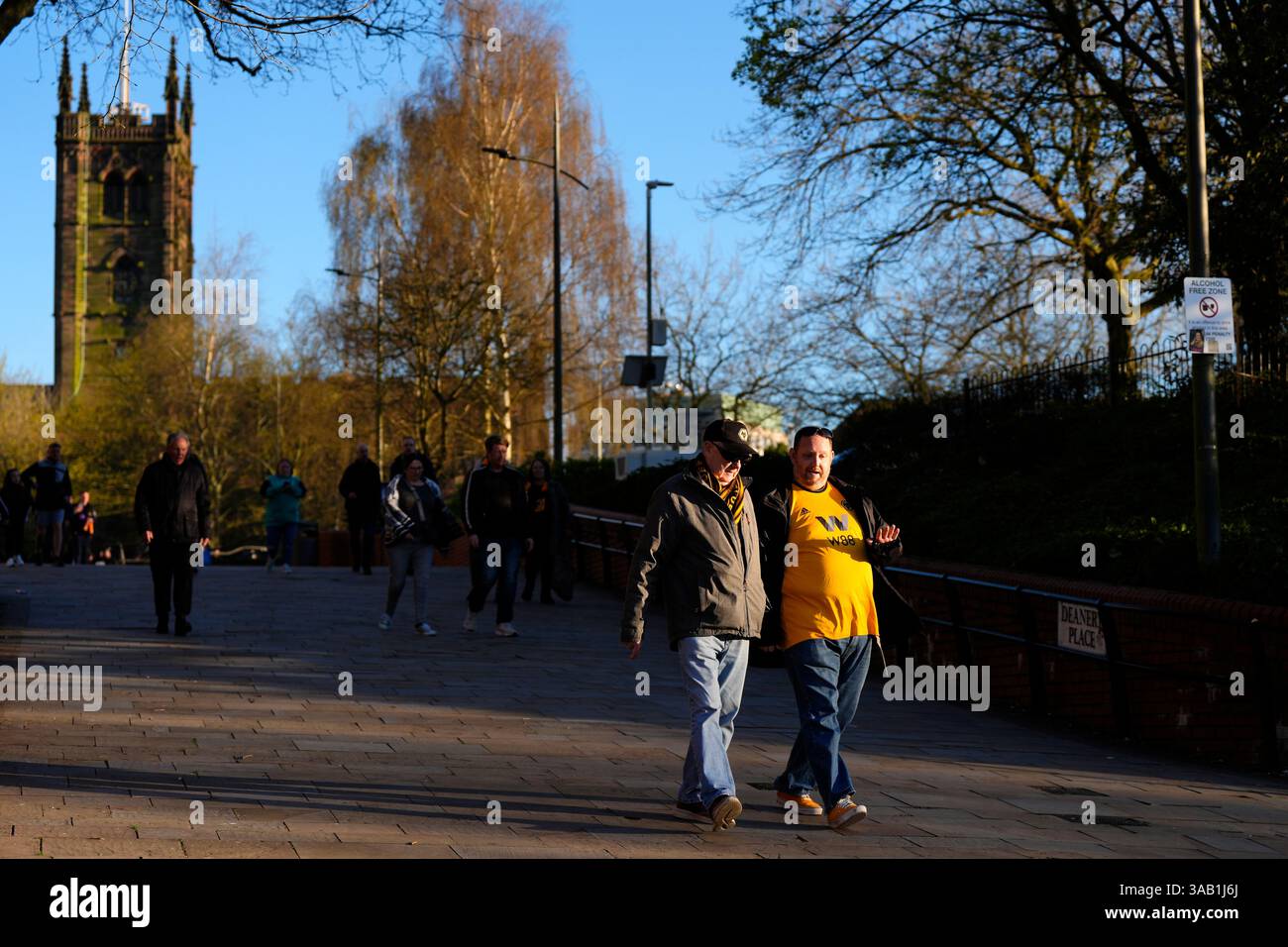 Wolverhampton Wanderers make their way to the stadium with St. Peter's ...