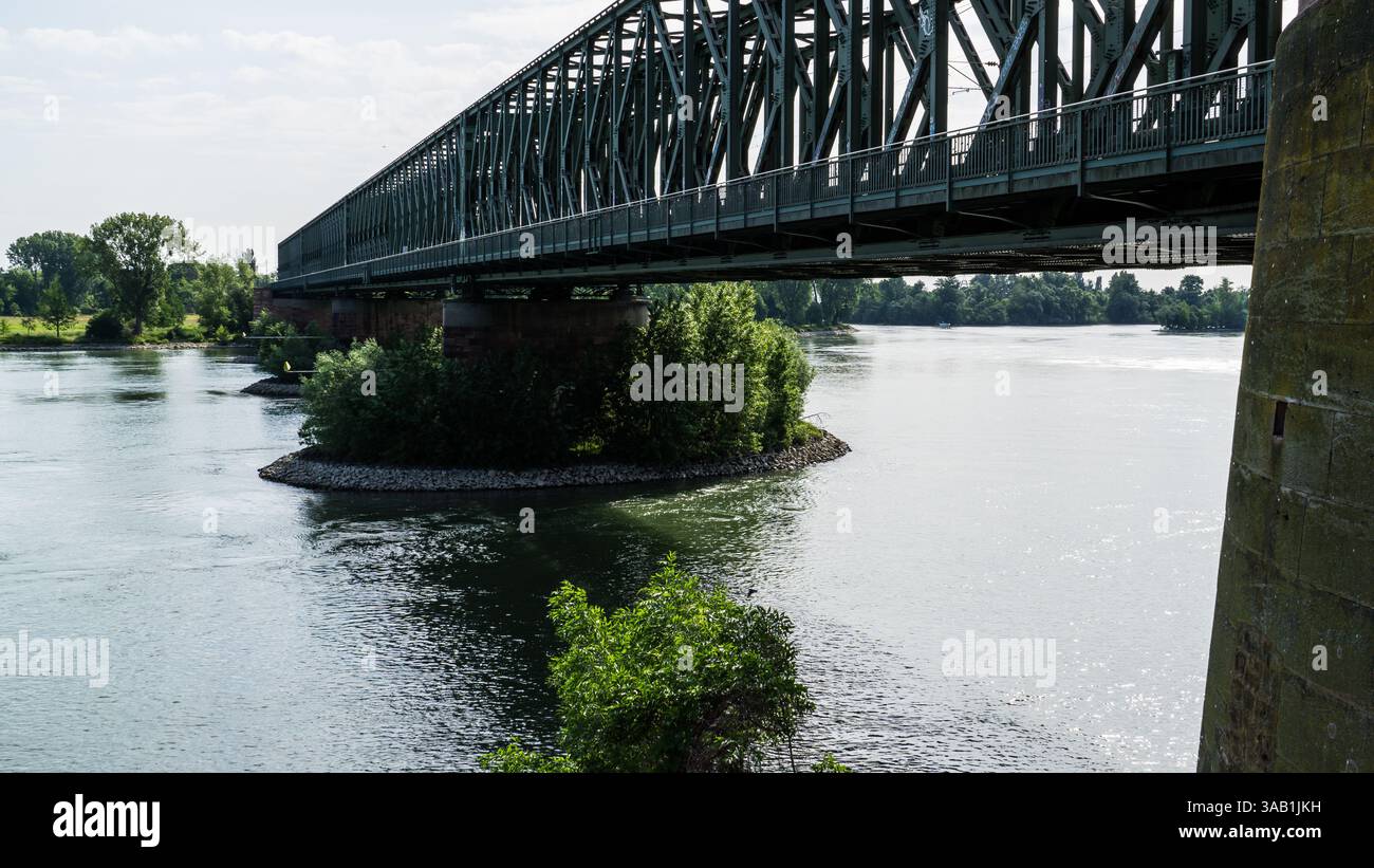 railroad rhine bridge in Mainz Stock Photo - Alamy