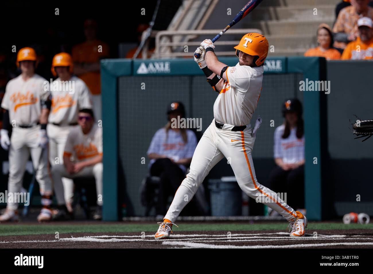 Tennessee Volunteers second baseman Gavin Kilen (6) at bat against the ...