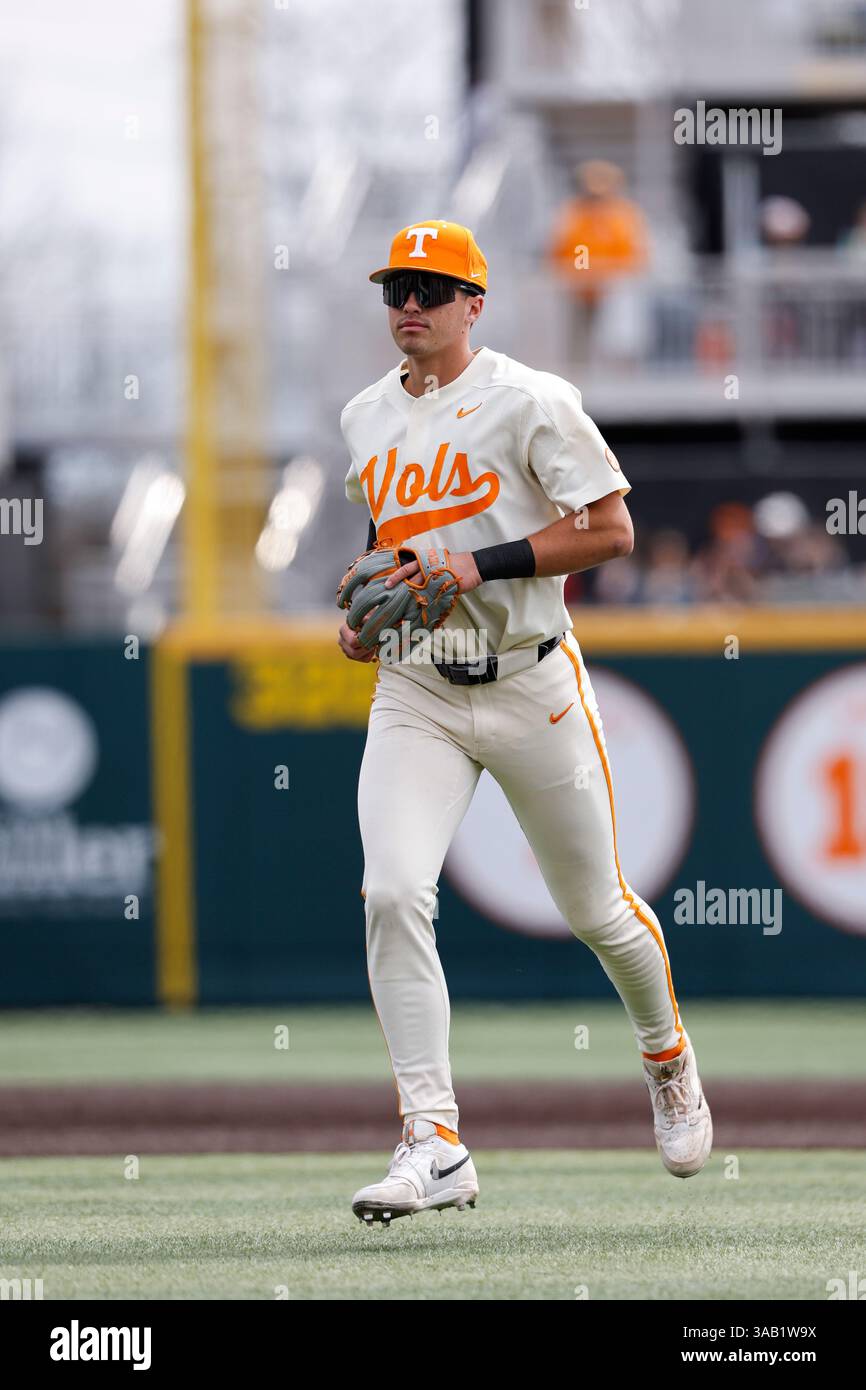 Tennessee Volunteers shortstop Dean Curley (1) in action against the St ...