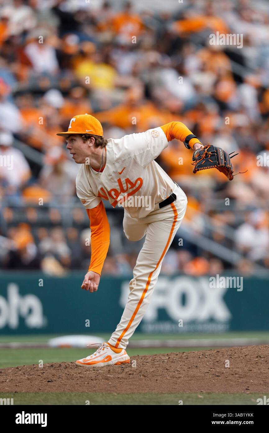 Tennessee Volunteers relief pitcher Tanner Wiggins (48) in action ...