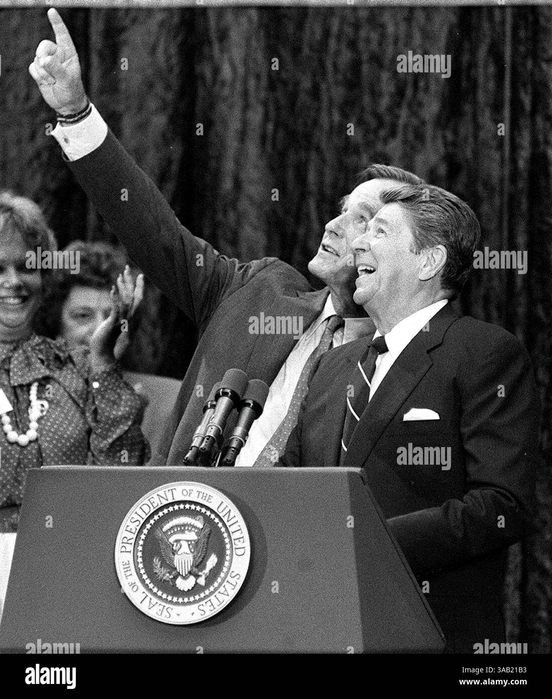 Aug. 19, 1984 - Dallas, Texas, U.S. - President RONALD REAGAN and Vice ...