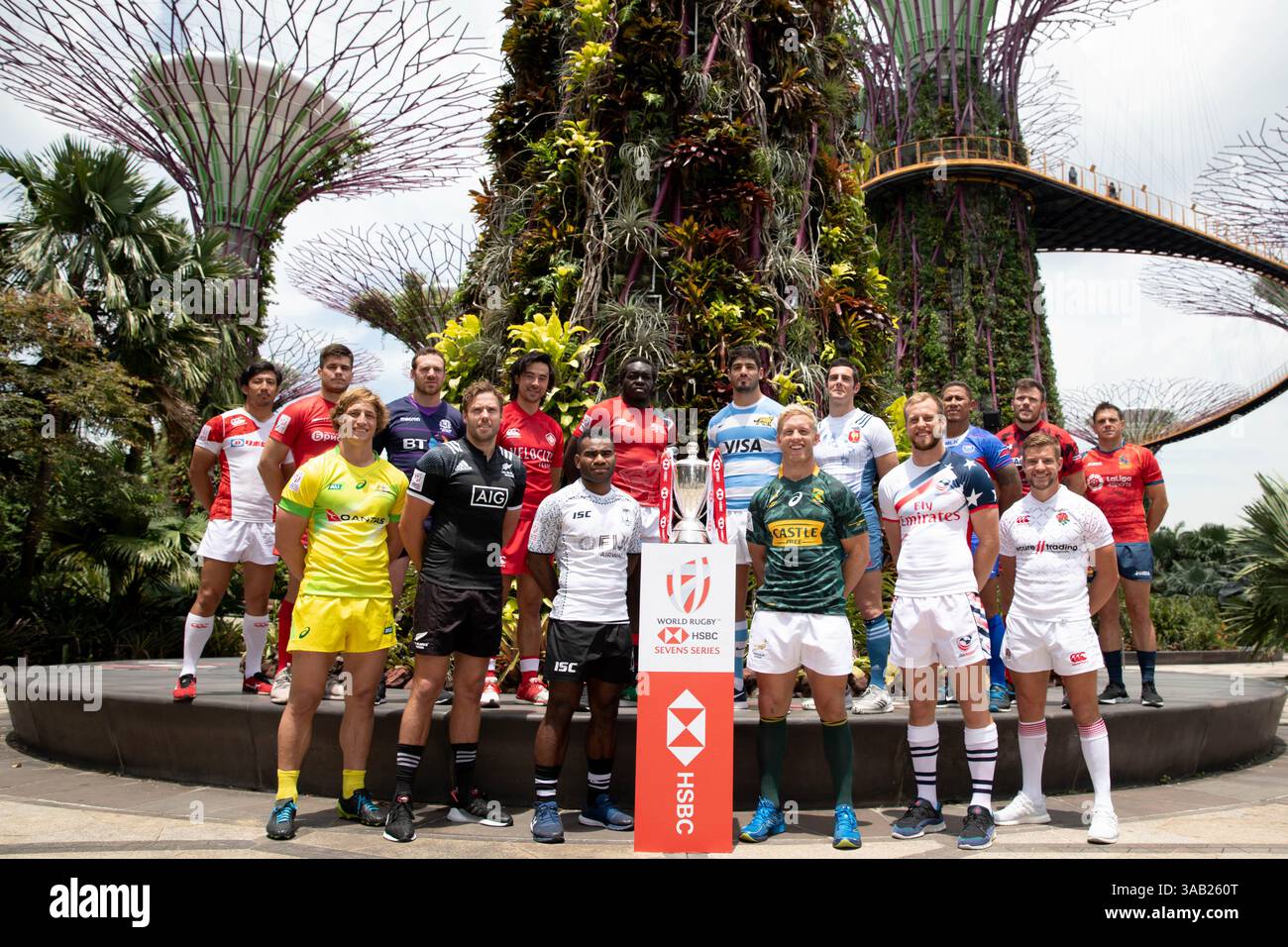 April 25, 2018 - Singapore - (L to R) Captains representing the sixteen ...