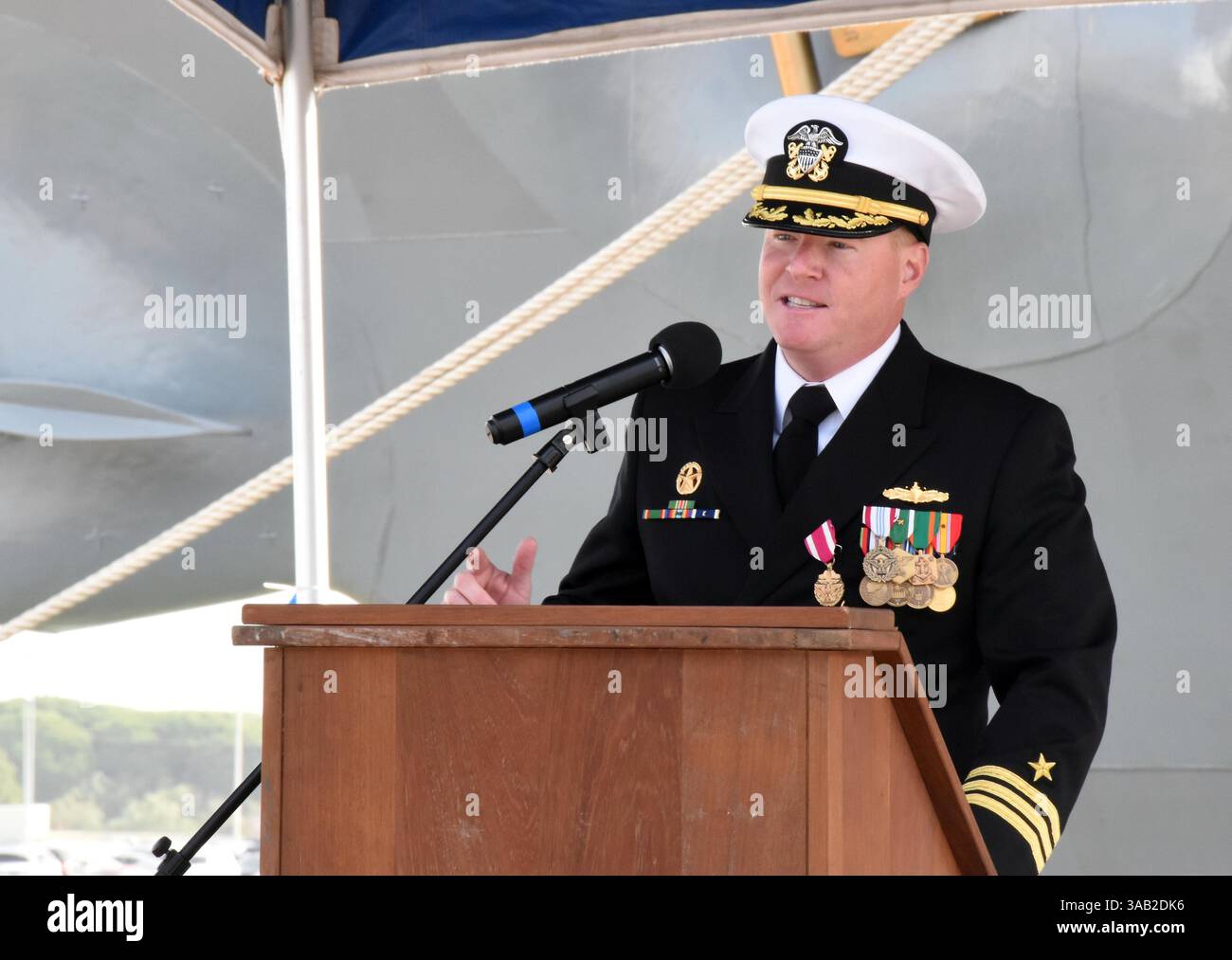 Uss carney change of command hi-res stock photography and images - Alamy