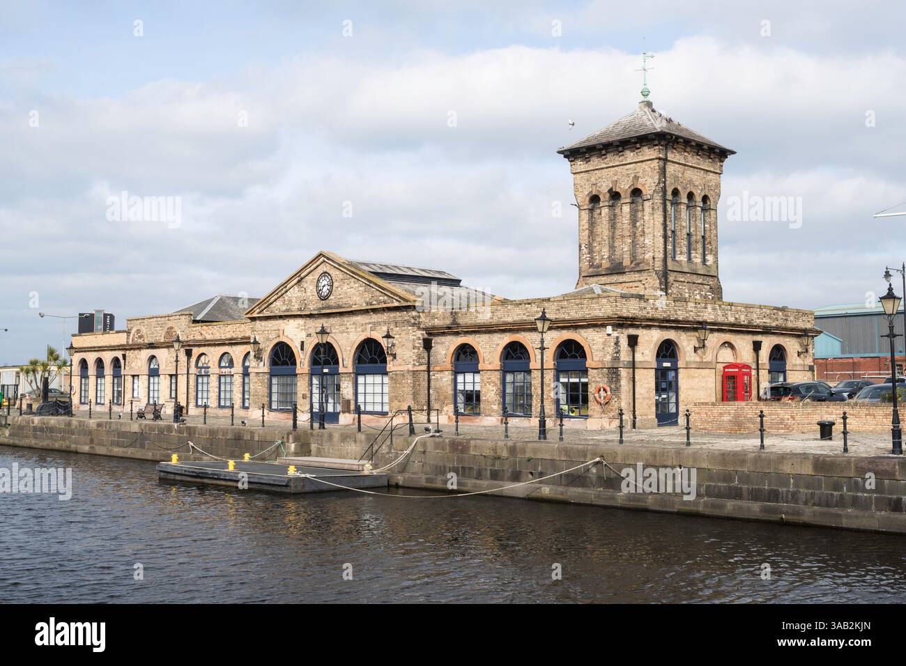 Forth ports office building hi-res stock photography and images - Alamy