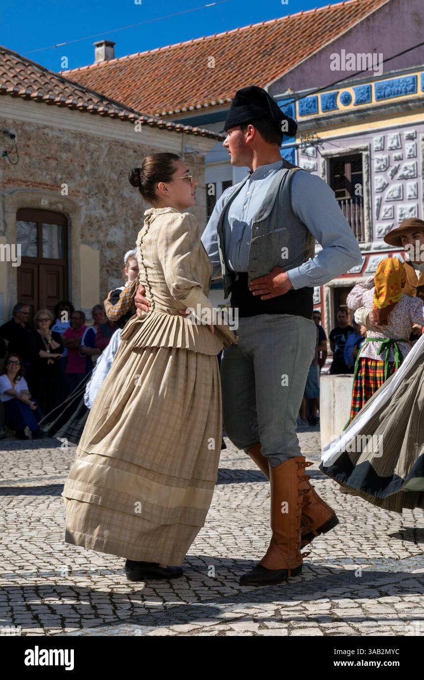 Fado dancing hi-res stock photography and images - Alamy