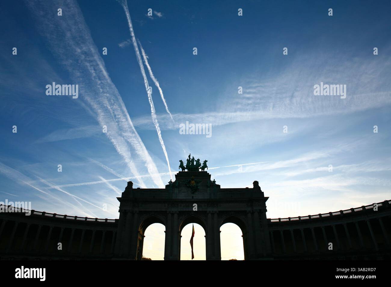 U-shaped complex building that dominate the park du cinquantenaire ...