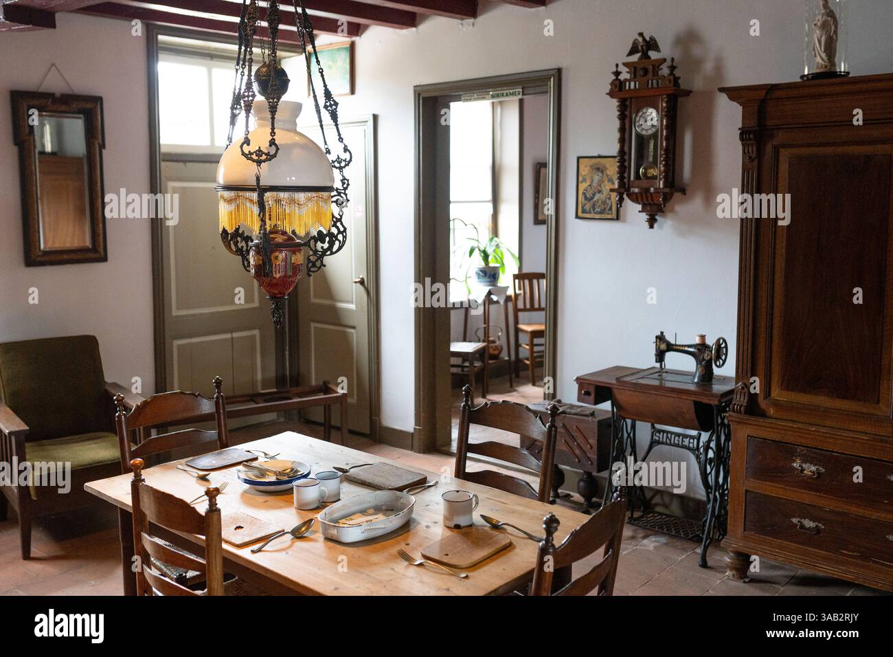 1920s home interior hi-res stock photography and images - Alamy