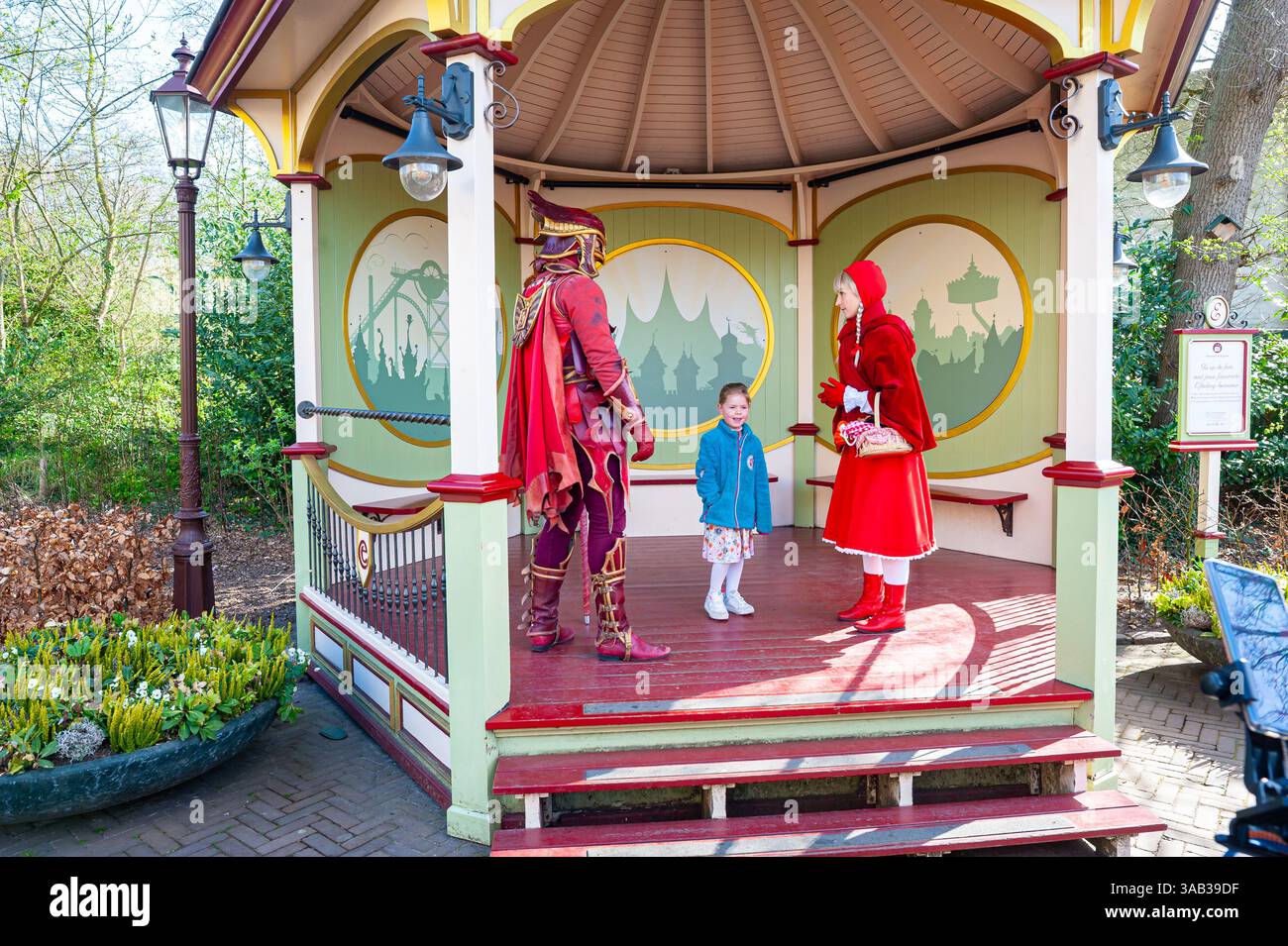 Children can have their picture taken with their favorite fairy tale ...