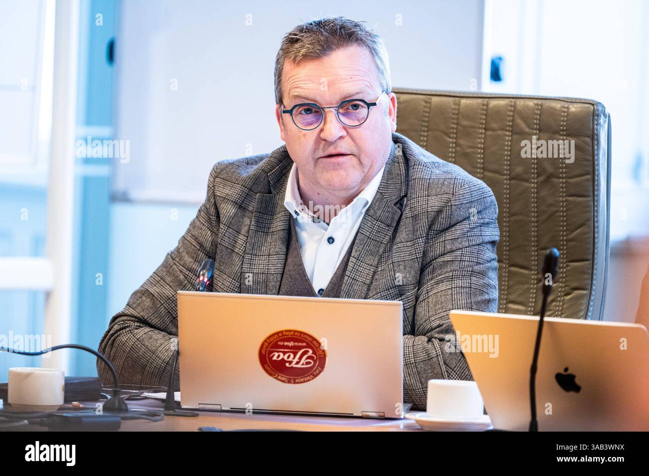 Paul Van Miert NVA at the Flemish Parliament, committee for internal ...