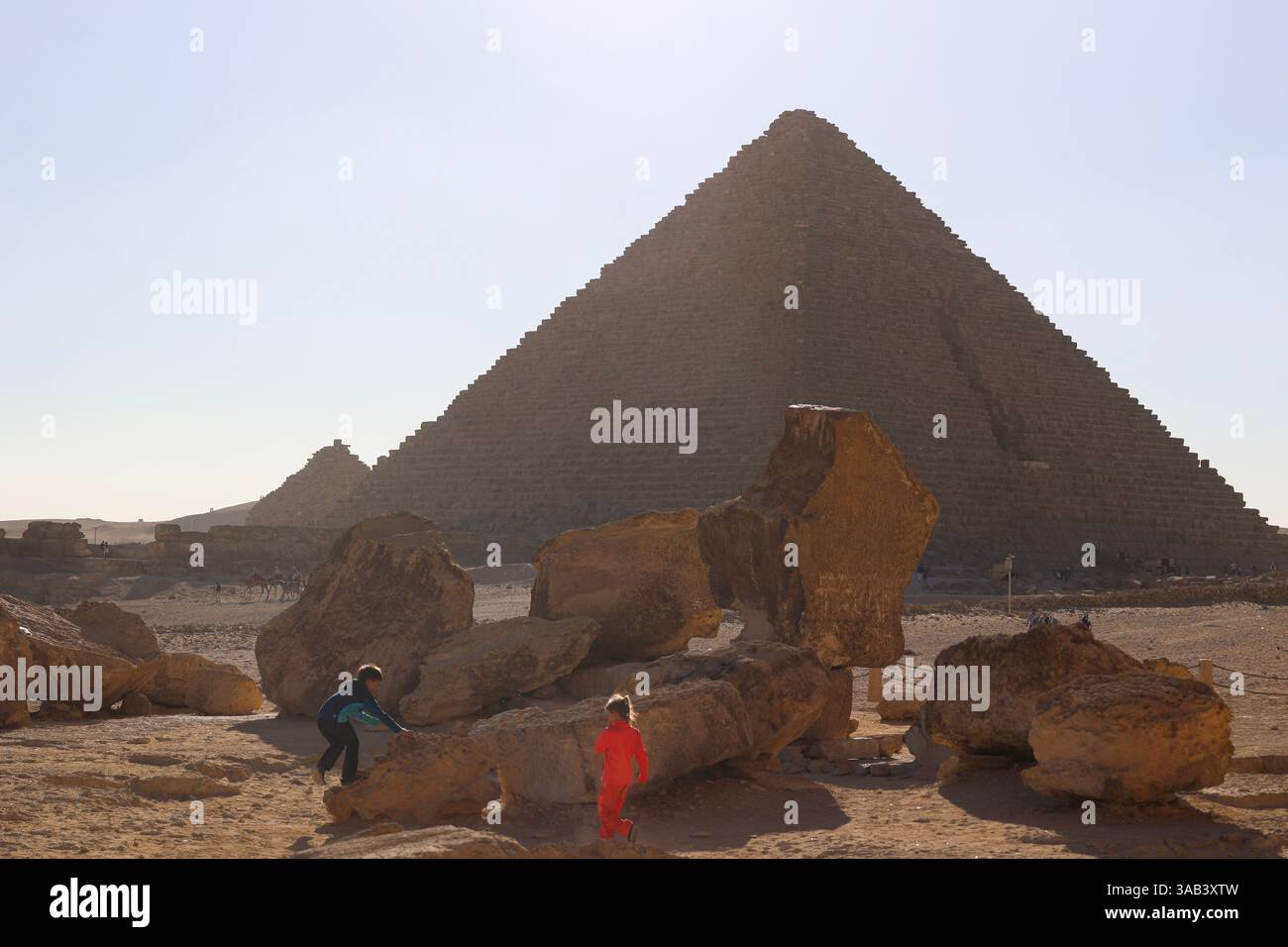 Children egypt pyramids hi-res stock photography and images - Alamy