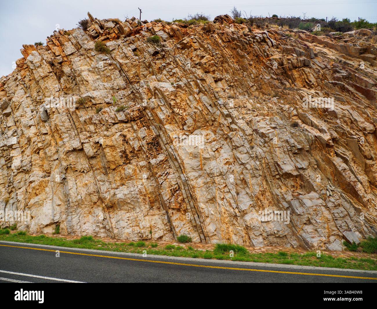 Dwyka tillite of the Karoo Supergroup at Beervlei Dam, Groot River ...