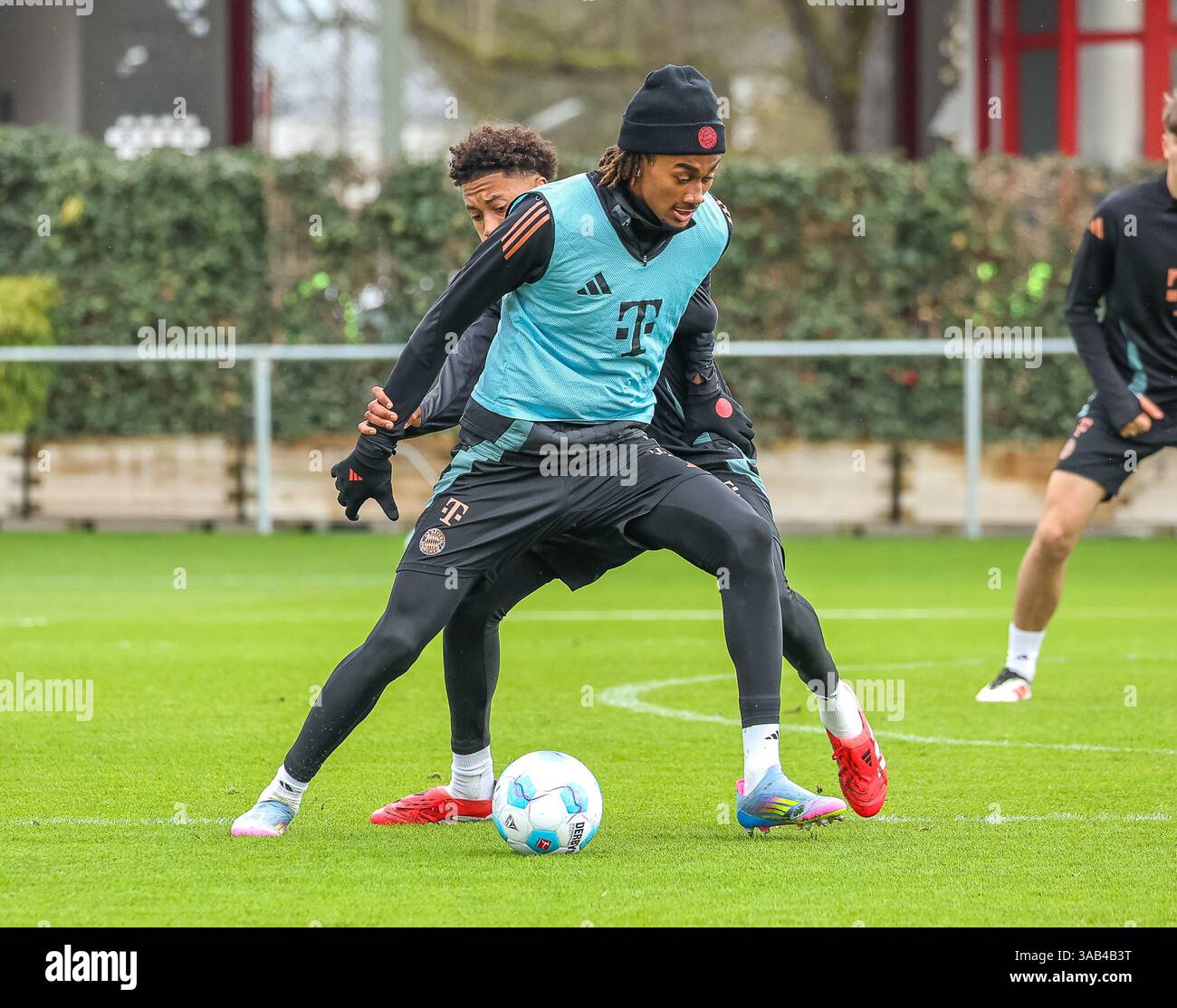 Muenchen, Deutschland. 01st Apr, 2025. Jonah Kusi-Asare (FC Bayern Muenchen, #41), GER ...