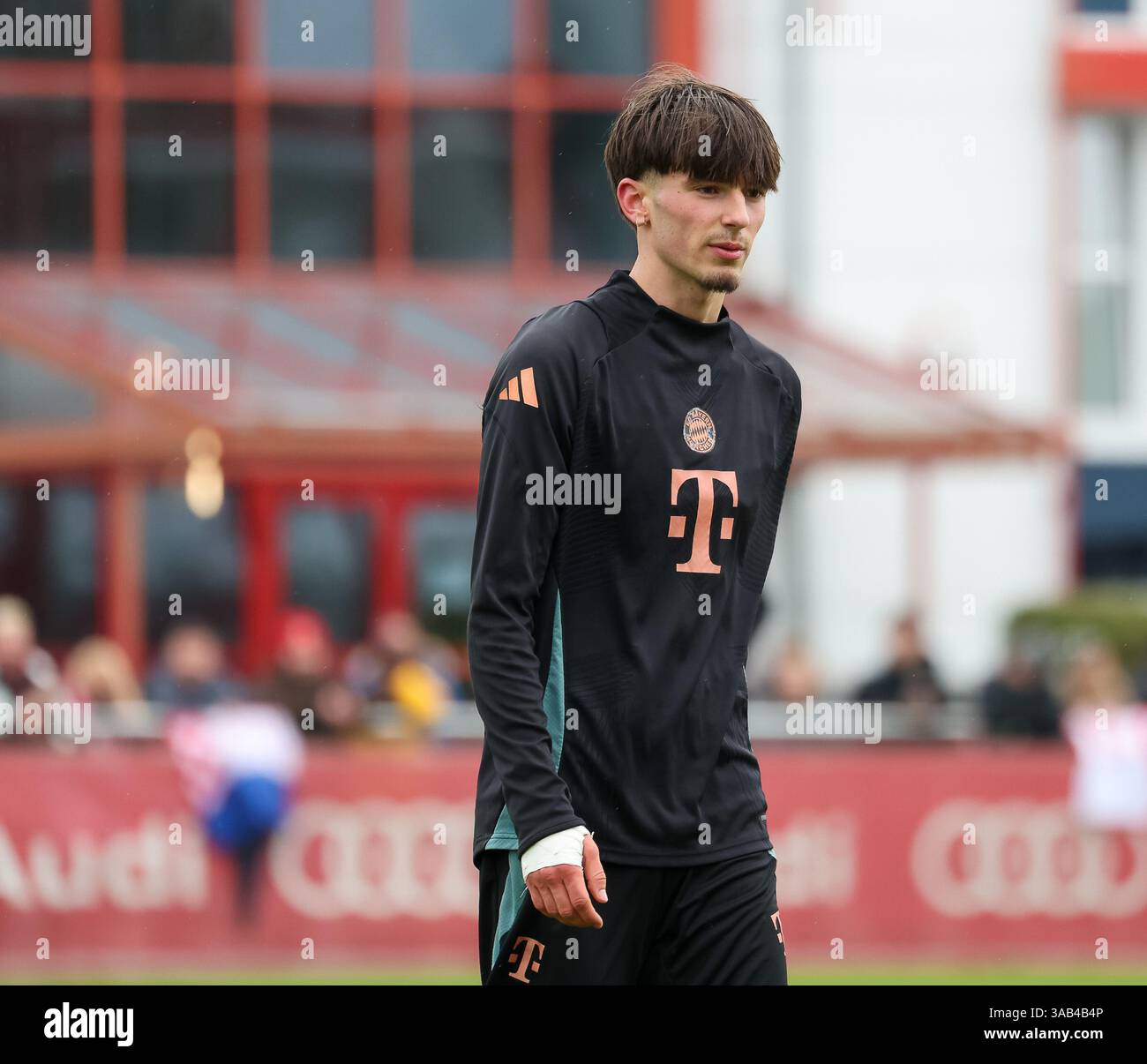 Muenchen, Deutschland. 01st Apr, 2025. Roko Mijatovic (FC Bayern ...