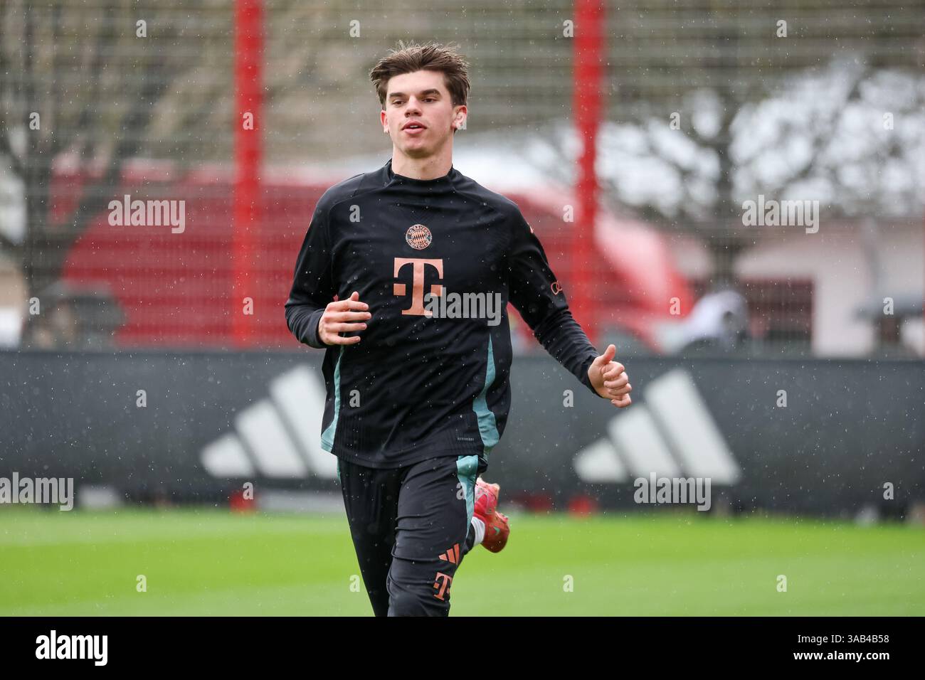 Muenchen, Deutschland. 01st Apr, 2025. Guido Della Rovere (FC Bayern ...